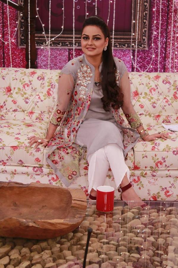 Javeria Abbasi replaced Nida Yasir in Good Morning Pakistan : Pak101.com