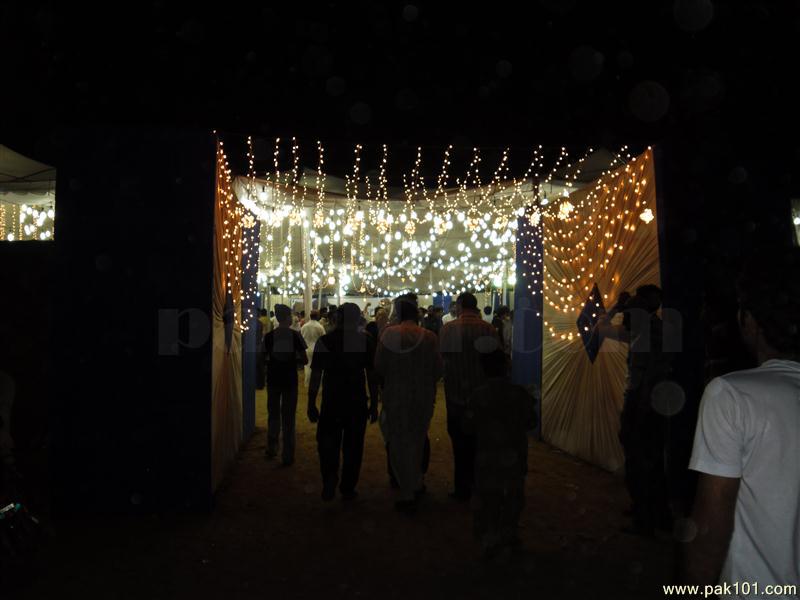 Jari Cattle Farm-Cow Mandi Tent 2012 (Eid Gai Mandi), Sohrab Goth Super ...