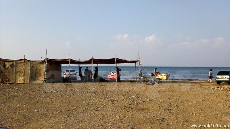 Banbhore Museum And Keenjhar Lake Or Kalri Lake- Near Thatta Sindh ...