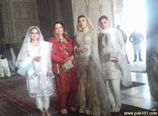 Pakistani Actress Urwa Hocane And Singer Farhan Saeed Finally Tie the ...