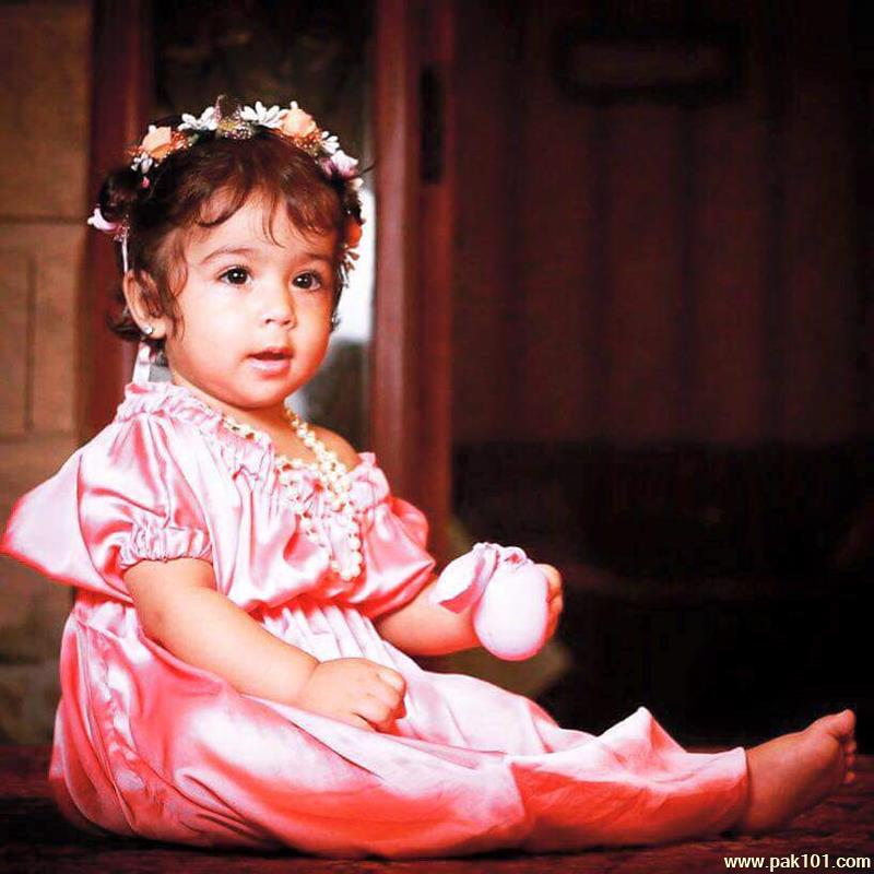 Dua Malik Celebrates First Birthday of Her Daughter Ziyara - News And ...