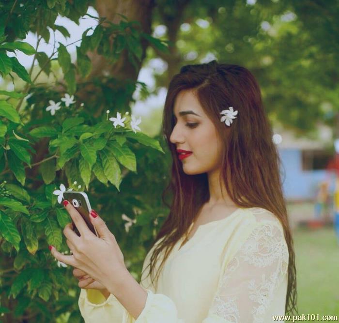 Anum Fayyaz Wallpapers