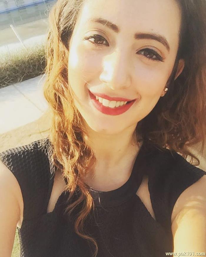 Celebrities > Actresses (TV) > Komal Aziz Khan > Photos > Komal Aziz ...