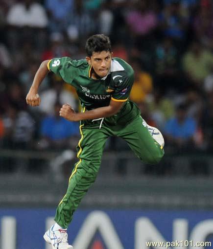 Gallery > Cricketers > Raza Hasan > Raza Hasan high quality! Free download 435x509 - Pak101.com