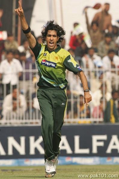 Gallery > Cricketers > Umar Gul > Umar Gul high quality! Free download ...