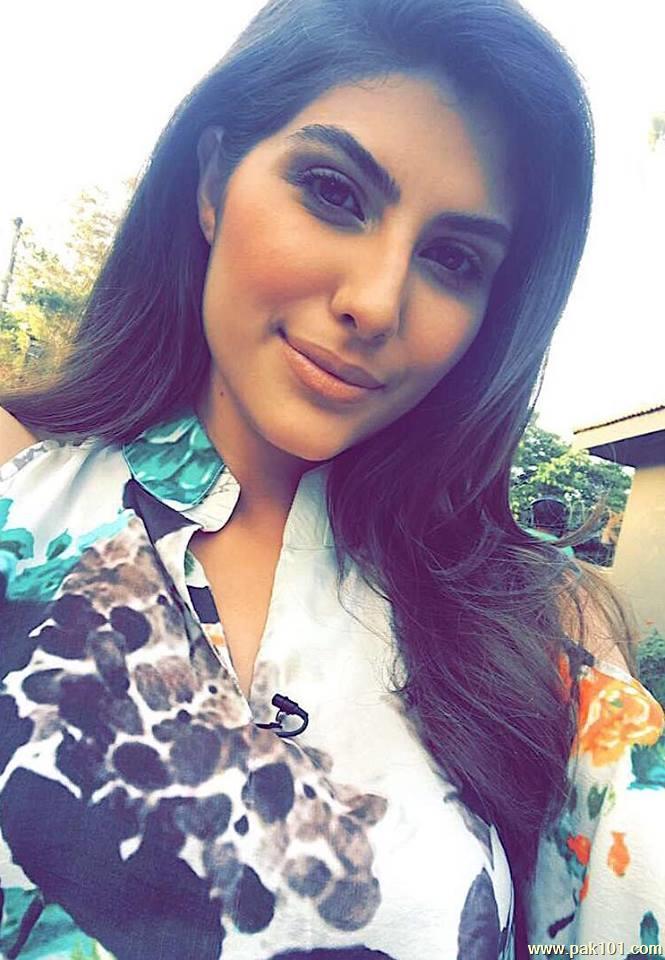 Gallery > Models (Female) > Naaz Norouzi > Naaz Norouzi -Irani Fashion ...