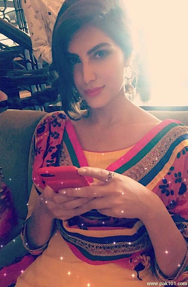 Gallery > Models (Female) > Naaz Norouzi > Naaz Norouzi -Irani Fashion ...