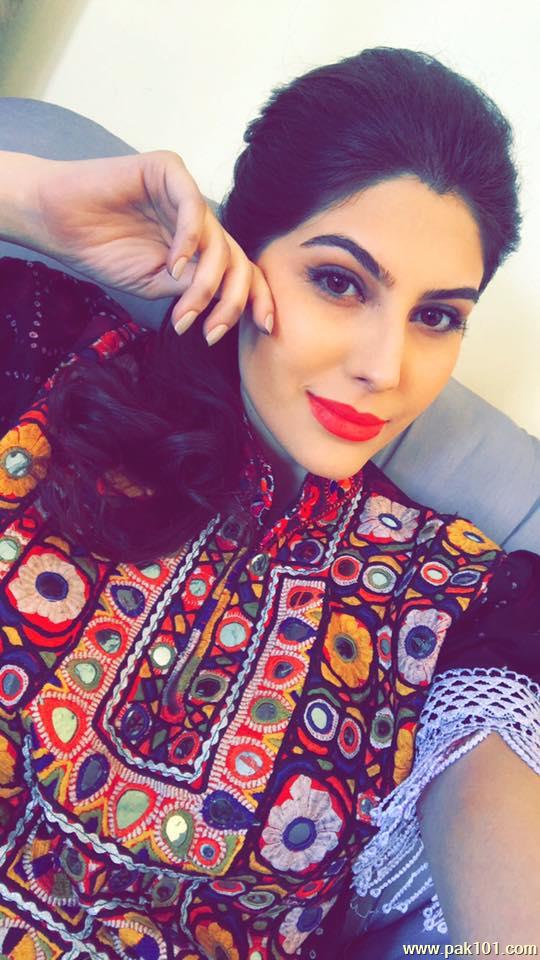 Gallery > Models (Female) > Naaz Norouzi > Naaz Norouzi -Irani Fashion ...