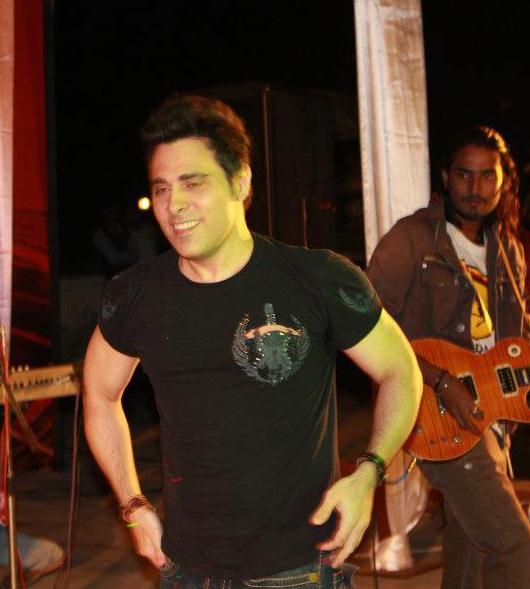 Gallery > Singers > Haroon Rashid > Haroon Rashid high quality! Free ...